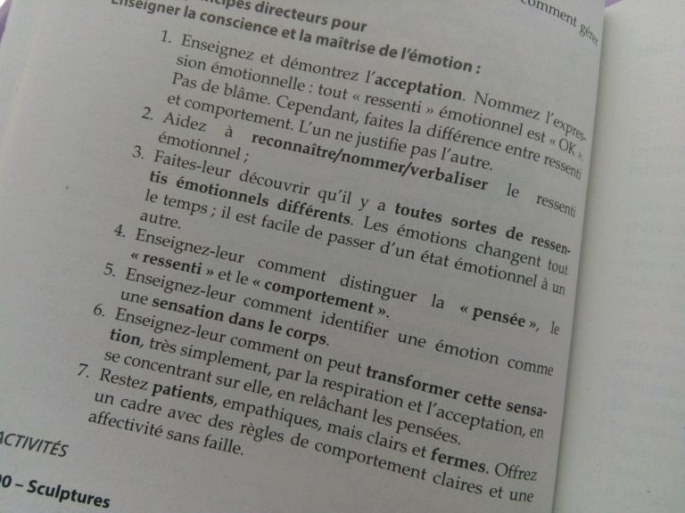 Livre d'éducation émotionnelle pour les enfants : un livre avec 200 ...